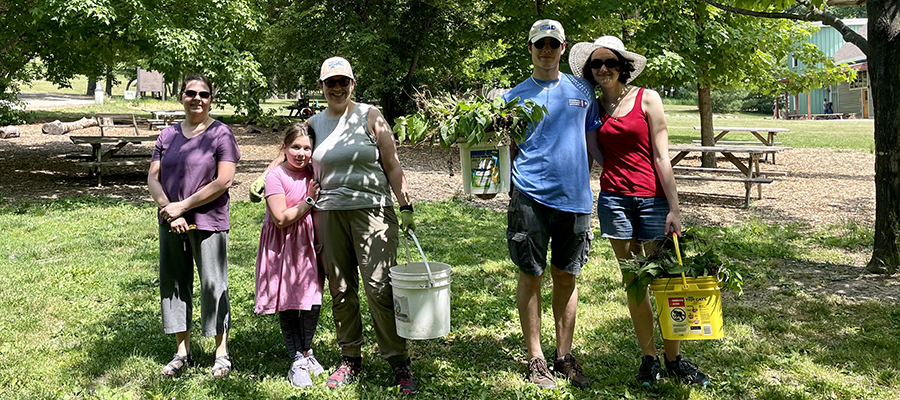 Volunteer Opportunities - Aldo Leopold Nature Center